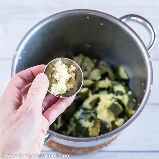 Mashed Zucchini with Peanuts | Low-Carb, So Simple!