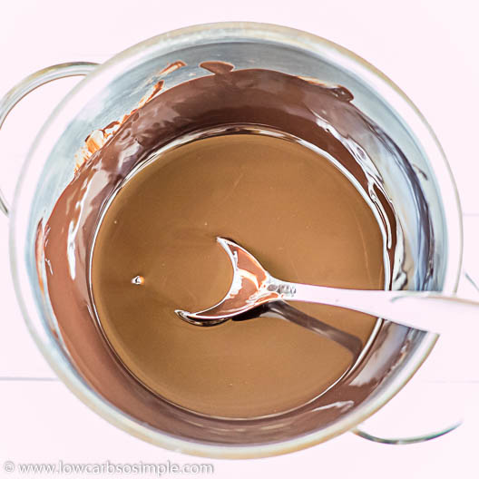 2-Ingredient Dark Chocolate Drip | Low-Carb, So Simple!