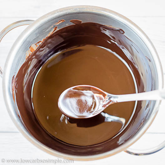 2-Ingredient Dark Chocolate Drip | Low-Carb, So Simple!