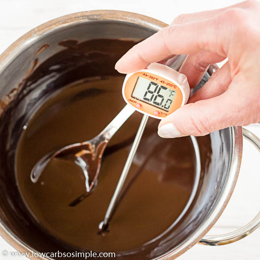 2-Ingredient Dark Chocolate Drip | Low-Carb, So Simple!